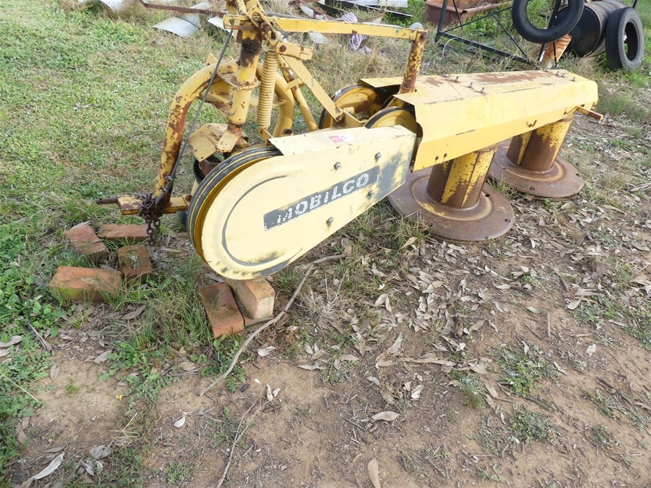Mobilco Tractor Mounted Grass Mower Auction (0201-5056934) | Grays ...