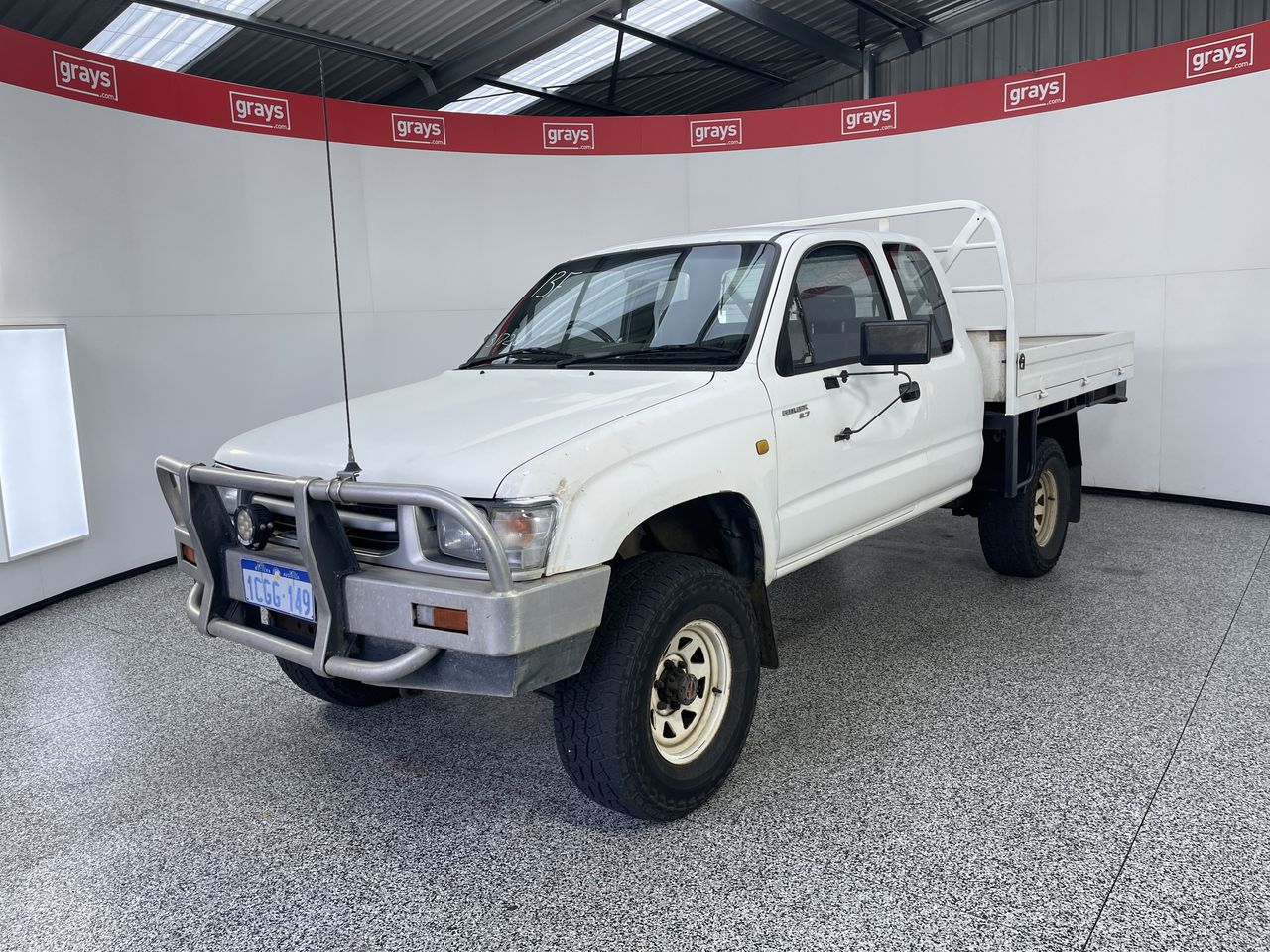 2000 Toyota Hilux (4x4) Manual Ute Auction (0001-9052133) | Grays Australia