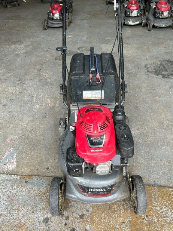 HONDA HRU 196 Buffalo Pro Push Mower with Polymer Catcher Auction (0016 ...