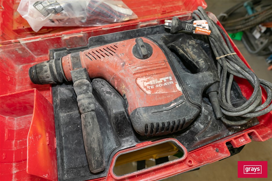 HELTI TE40-AVR Rotary Hammer Drill With Hard Poly Carry Case Auction ...