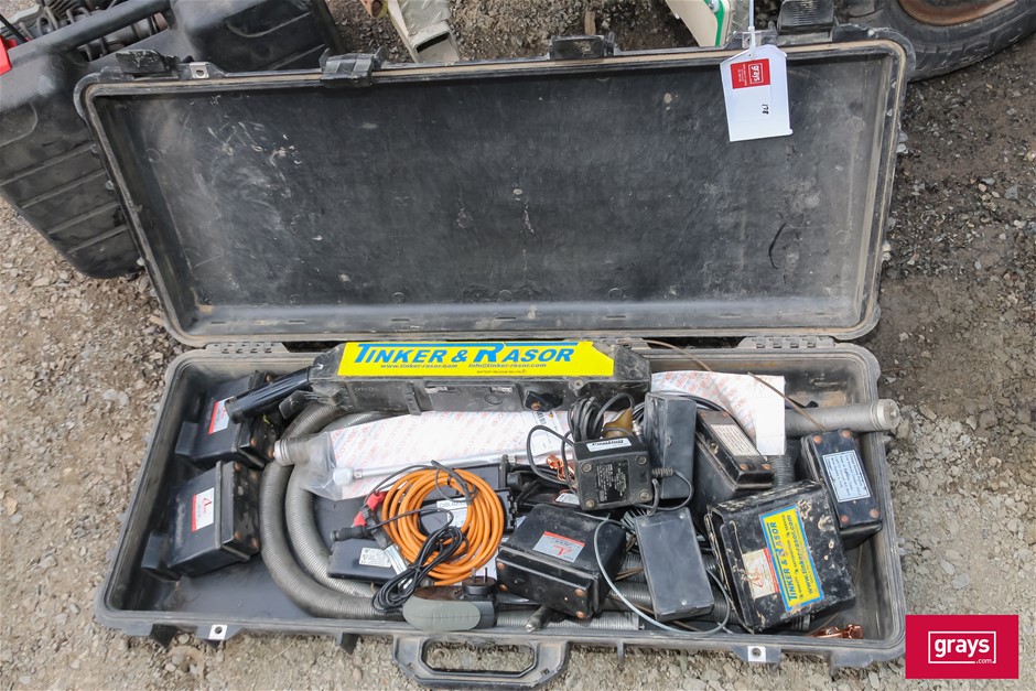 Tinker & Razor Spark Gas Pipe Tester Auction (0178-5057360) | Grays ...