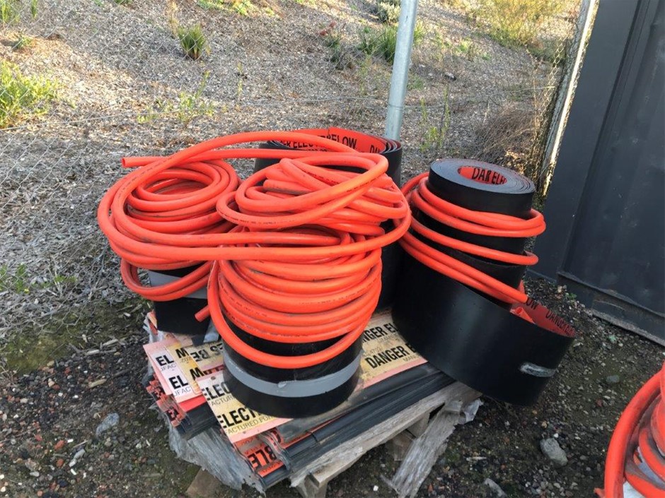 1x Pallet of PVC Conduit and Matting Auction (0152-3030224) | Grays ...