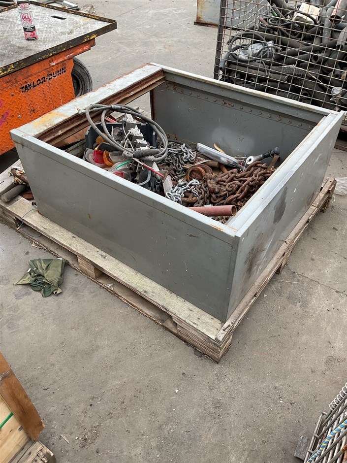 Pallet Of Scrap Metal Auction (0129-3029956) | Grays Australia