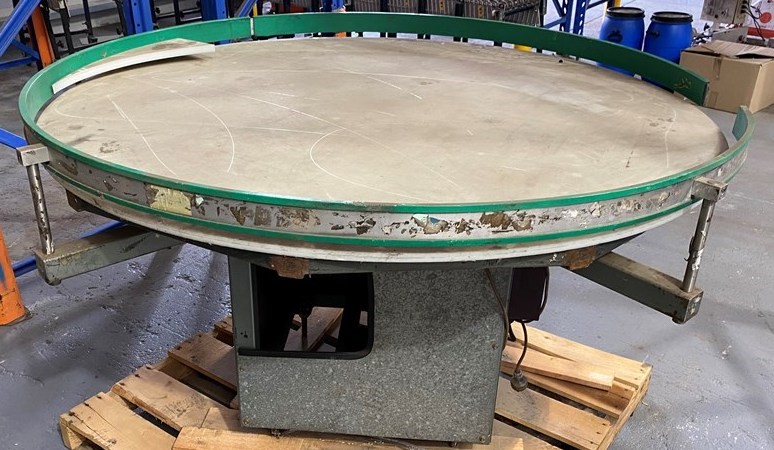 Accumulating Table Auction (0026-8019124) | Grays Australia