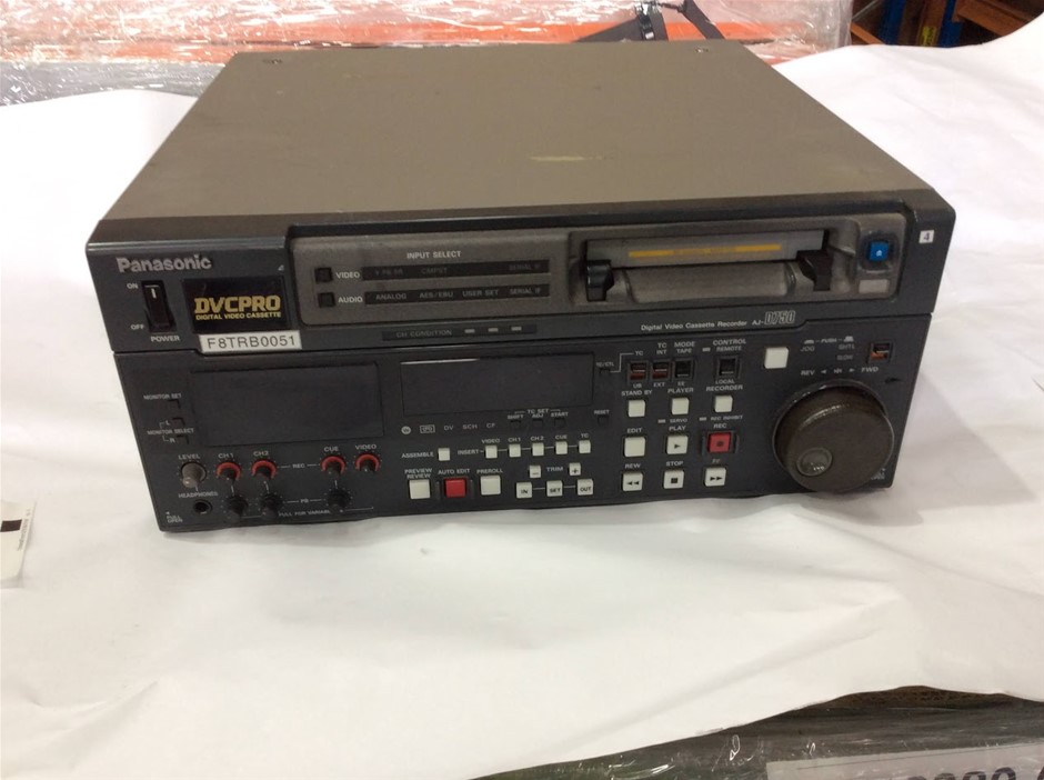 Panasonic DVCPRO AJ-D750E Digital Professional Video Cassette Recorder ...