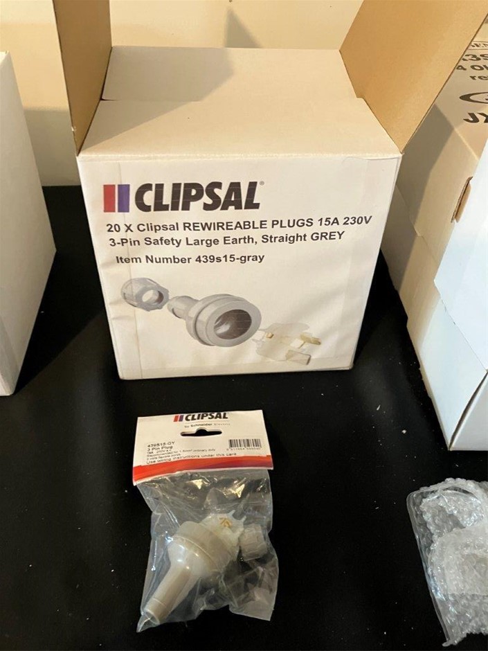 1 x Box of Clipsal Rewireable Plus, 15A 230V, 3 Pin Safety Large Earth ...