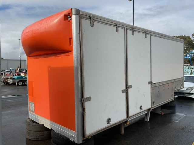 2015 Custom Made Tyre Fitting Truck Body Auction (0001-9053774) | Grays ...