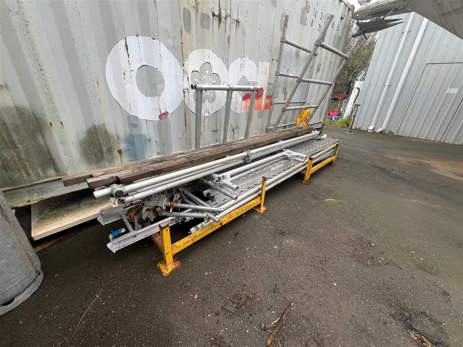 Assorted No Bolt Scaffolding Equipment Auction (0019-3030202) | Grays ...
