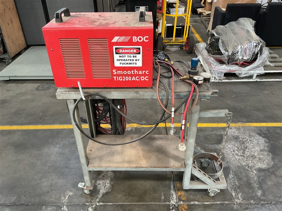 BOC Smootharc TIG200 AC/DC Welder on Trolley Auction (0009-7053838 ...