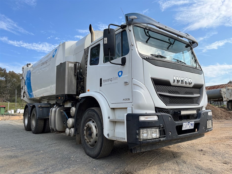 2017 Iveco ACCO 2350 6 x 4 Garbage Truck Auction (0001-3031674) | Grays ...