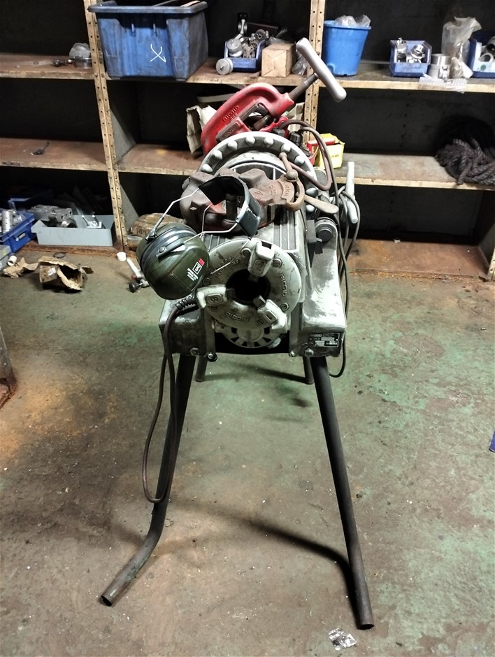 Ridgid 300 compact pipe threading Machine With Stand Tap Die Auction ...