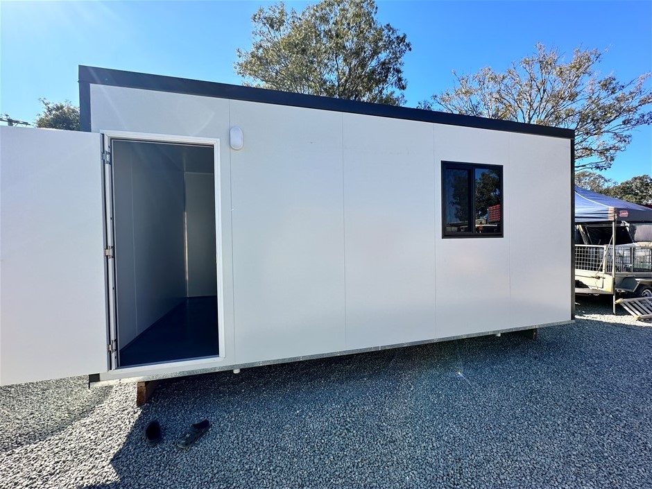 Portable Office Building 6x3 (Hinged Door) Auction (0002-7053830 ...