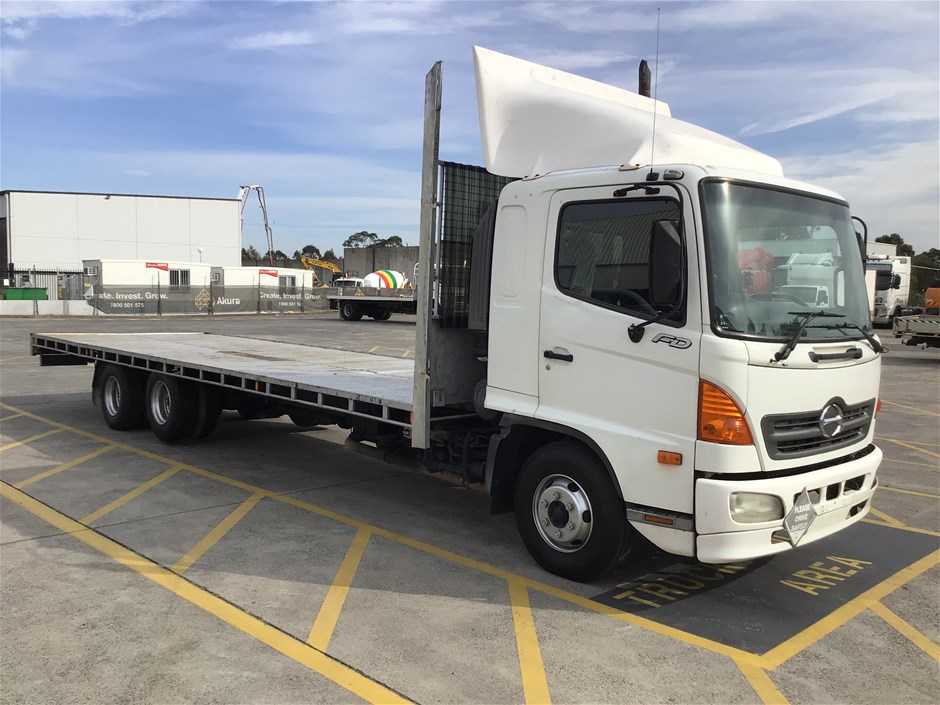 2005 Hino FD1J 6 x 2 Tray Body Truck