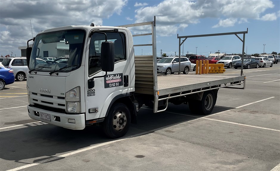 2014 Isuzu NPR 200 4 x 2 Tray Body Truck Auction (0001-7054069) | Grays Australia