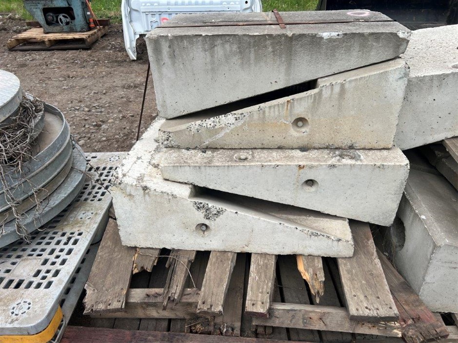 4x Concrete Run Off Drains Auction (0032-3030780) | Grays Australia