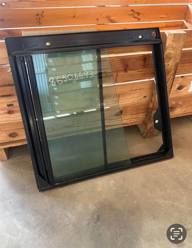 1 x Unused skid steer window assembly Auction (0413-5058003) | Grays ...
