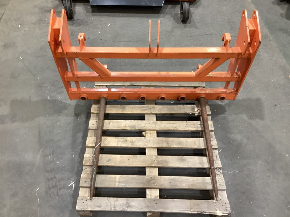 Euro Hitch Bale Frame Auction (0058-3030695) | Grays Australia