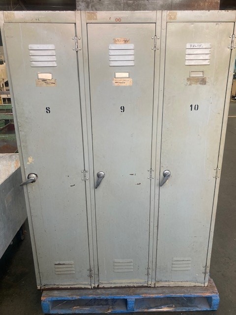 Brownbuilt Lockers 3 Door Auction (0041-3030809) | Grays Australia