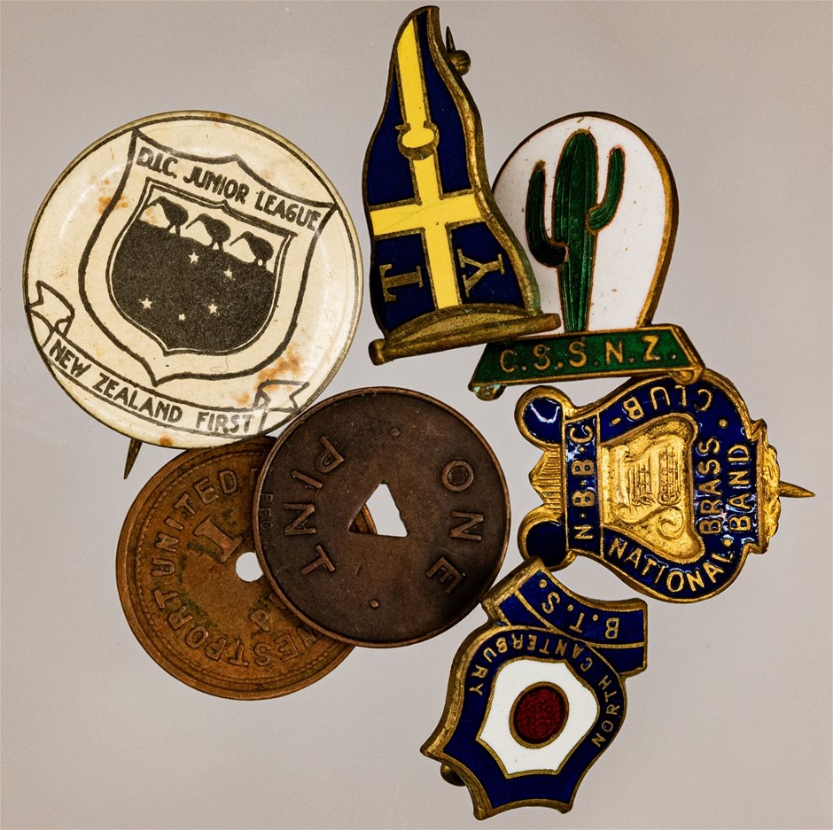 7 x NZ assorted badges/token incl. 2 x assorted '1 Pint' tokens Auction ...
