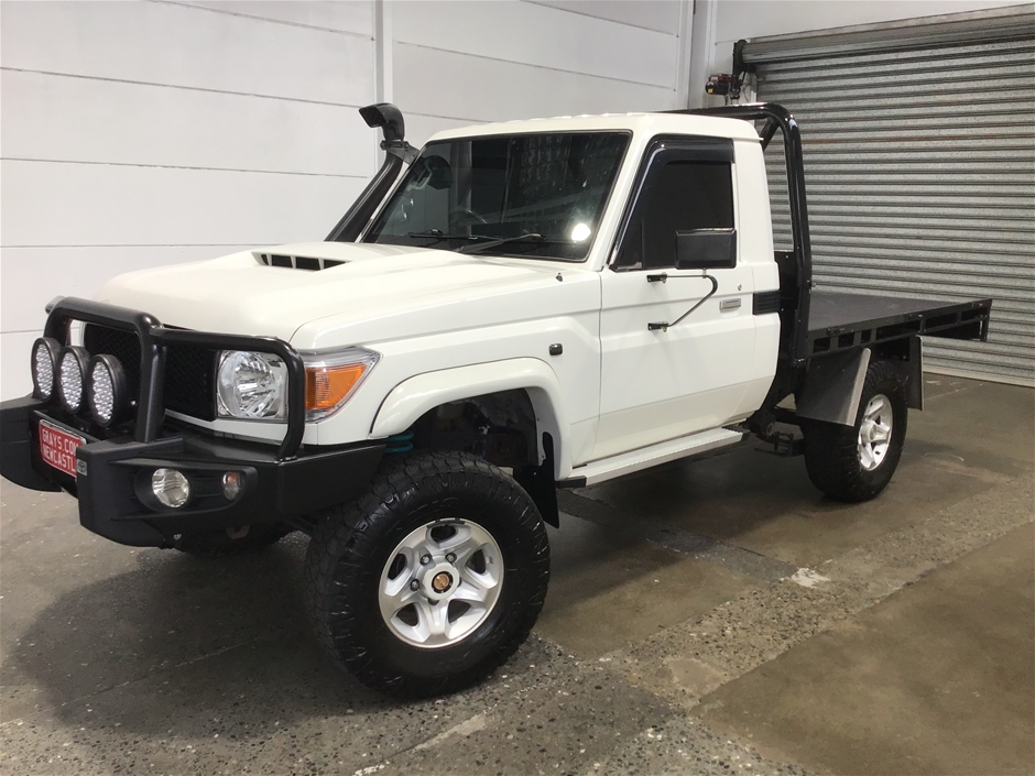 2009 Toyota Landcruiser Workmate (4x4) VDJ79R T/Diesel Manual Cab ...