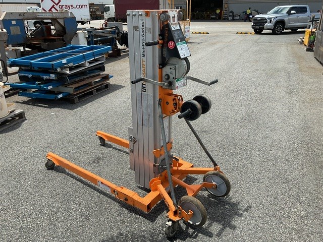 Liftsmart Material Hoist Auction (0011-9055348) | Grays Australia