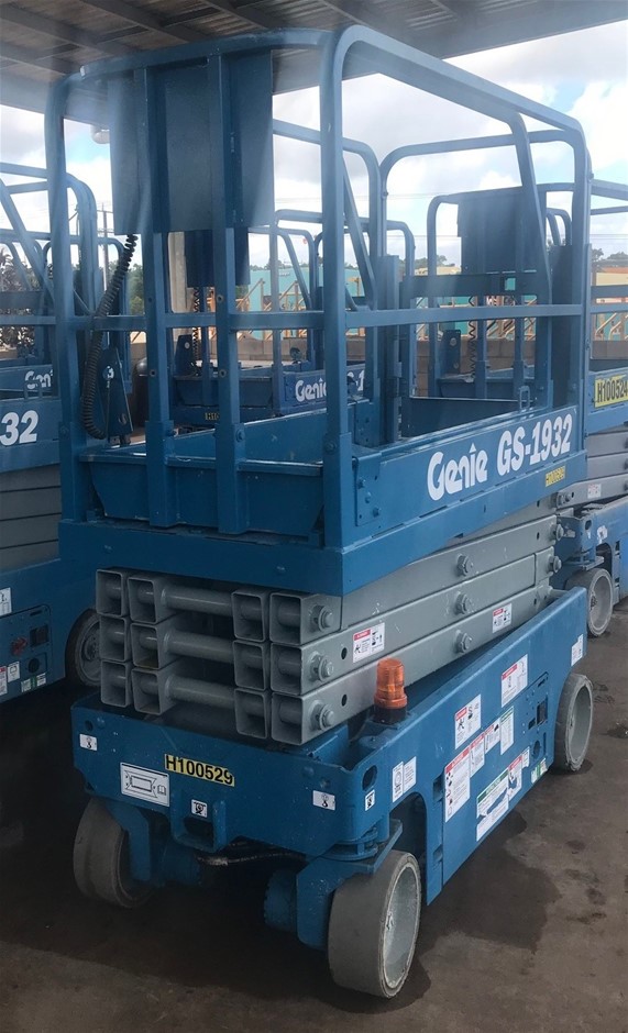 2014 Genie GS1932 Scissor Lift - 19ft (5.7m) - Electric DARWIN Auction ...