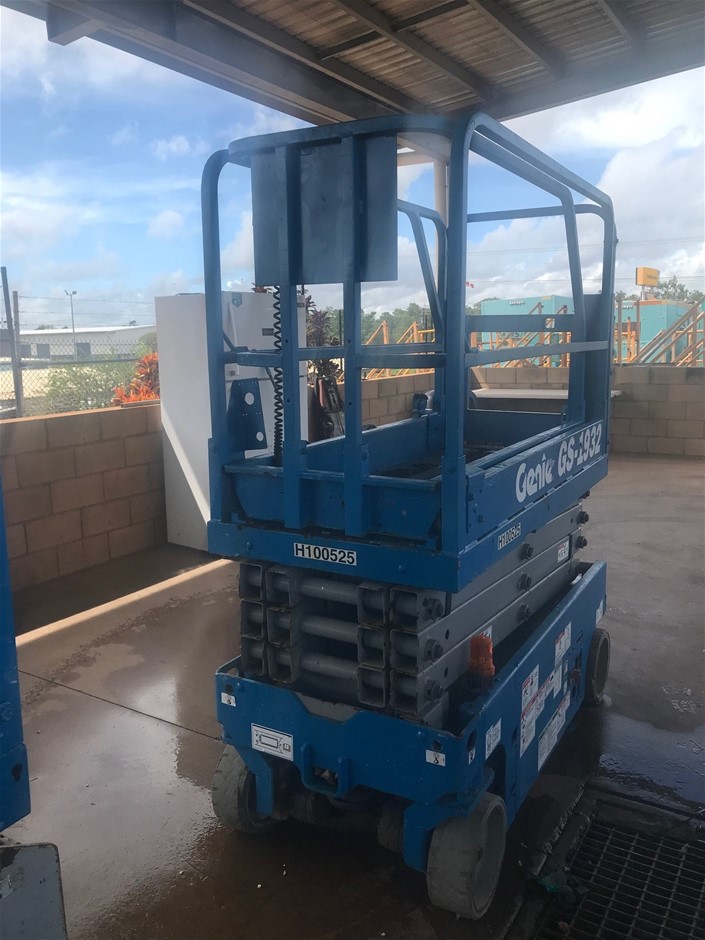 2014 Genie GS1932 Scissor Lift - 19ft (5.7m) - Electric DARWIN Auction ...