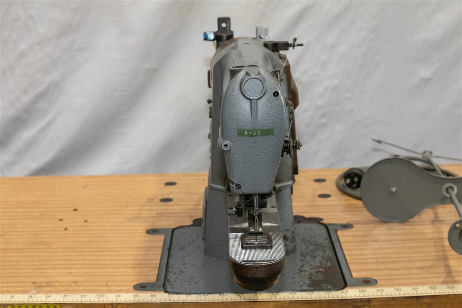 Singer 269W9 Square Tacker Industrial Sewing Machine Auction (0024 ...