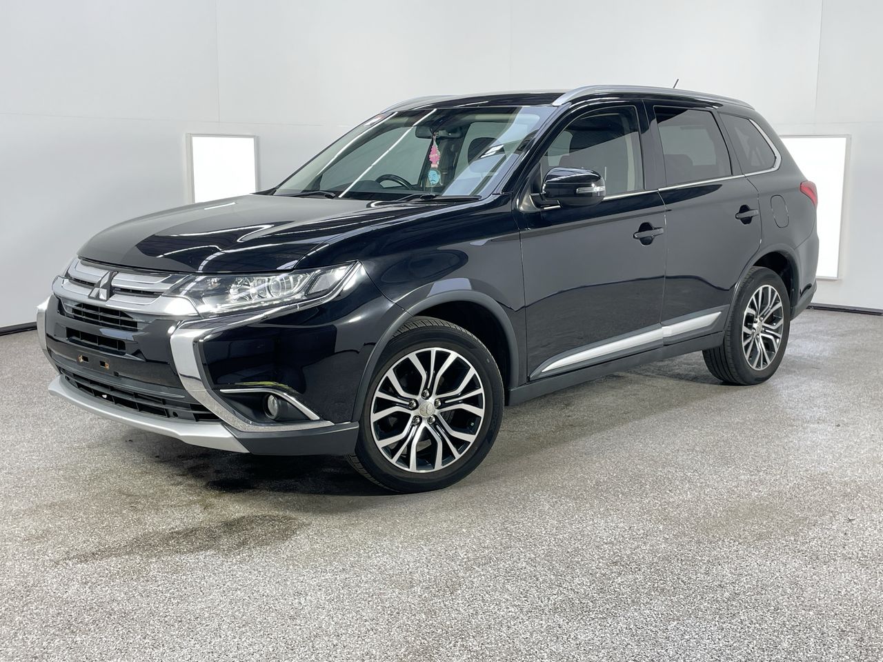 2016 Mitsubishi Outlander XLS 4WD ZK Turbo Diesel Automatic 7 Seats ...