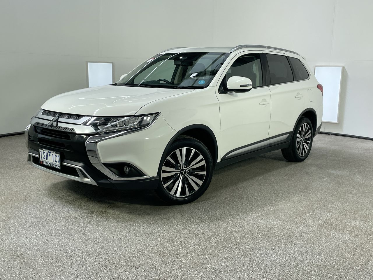 2020 Mitsubishi Outlander LS 2WD ZL CVT 7 Seats Wagon Auction (0001 ...