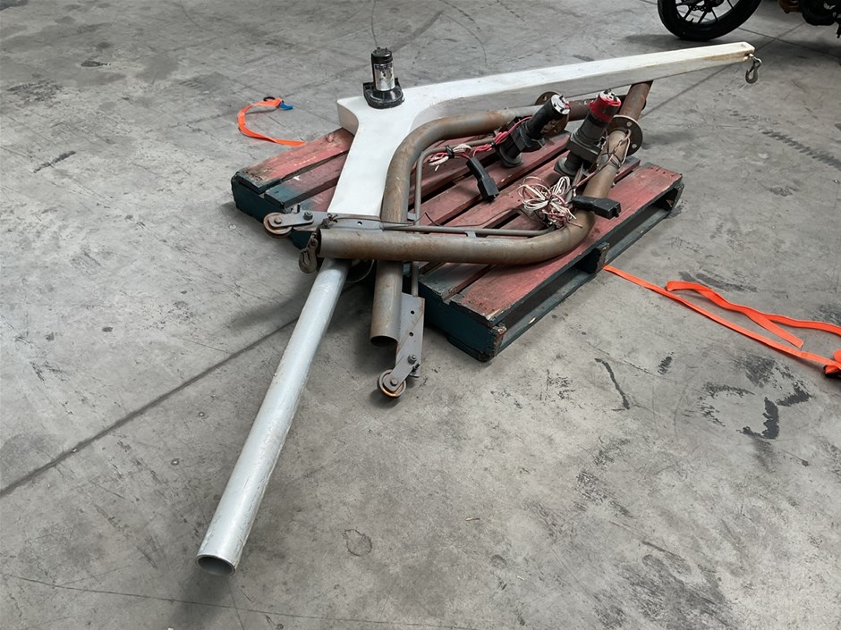 Pallet of Assorted Davits and David Arms Auction (0036-3031374) | Grays ...