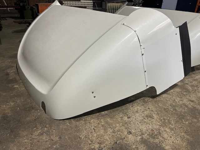 Aerodyne from truck cab - Freightliner Argossy Auction (0100-5058580 ...