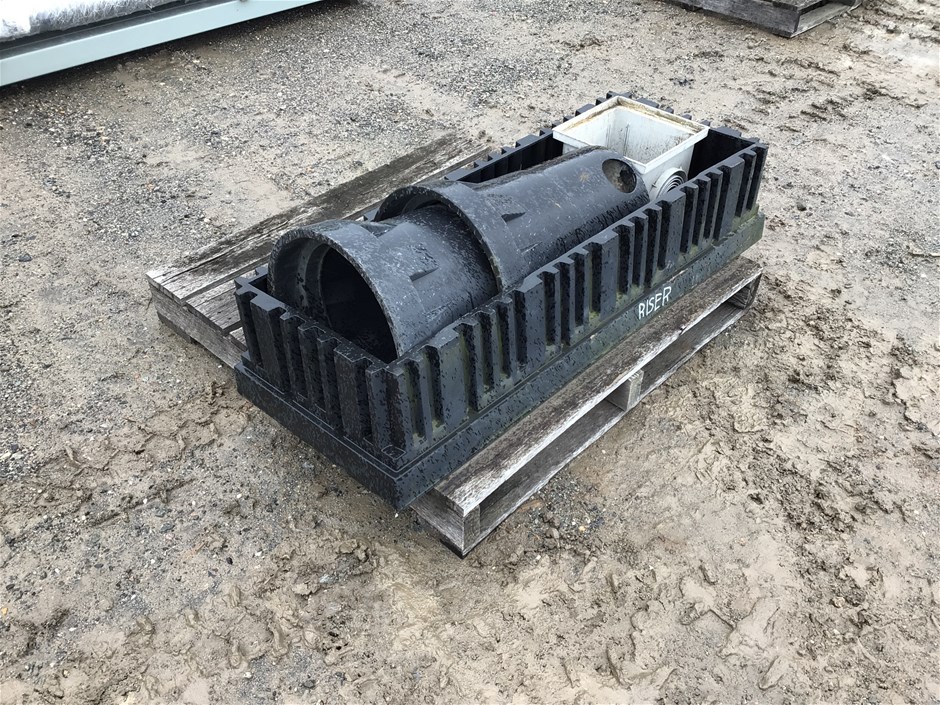 Plastic Pits and Risers Auction (0005-7055043) | Grays Australia