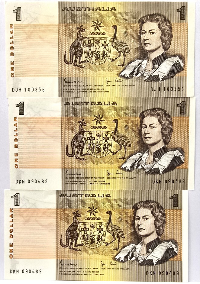 THREE 1982 AUSTRALIAN $2 BANKNOTES INCLUDING A CONSECUTIVE PAIR (UNC ...
