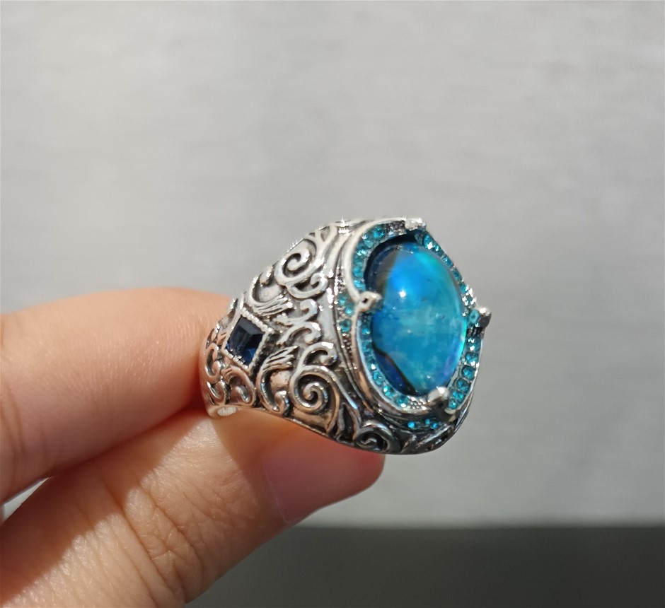 Turkish Ottoman Ring In Silver w/ Bluey/Green Crystal Stone. Auction ...