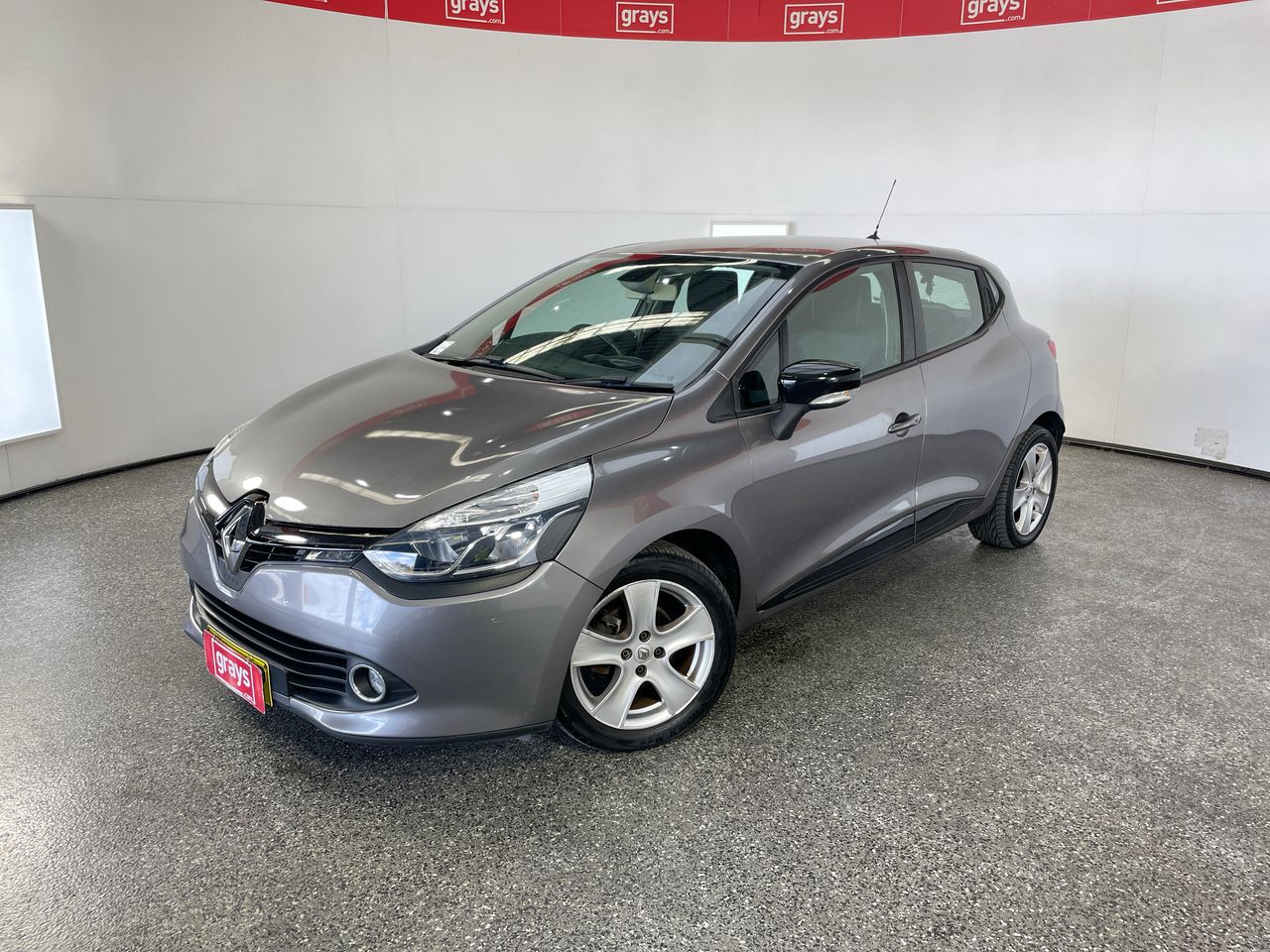 2014 Renault Clio Expression Automatic Hatchback Auction (0001-10346271 ...