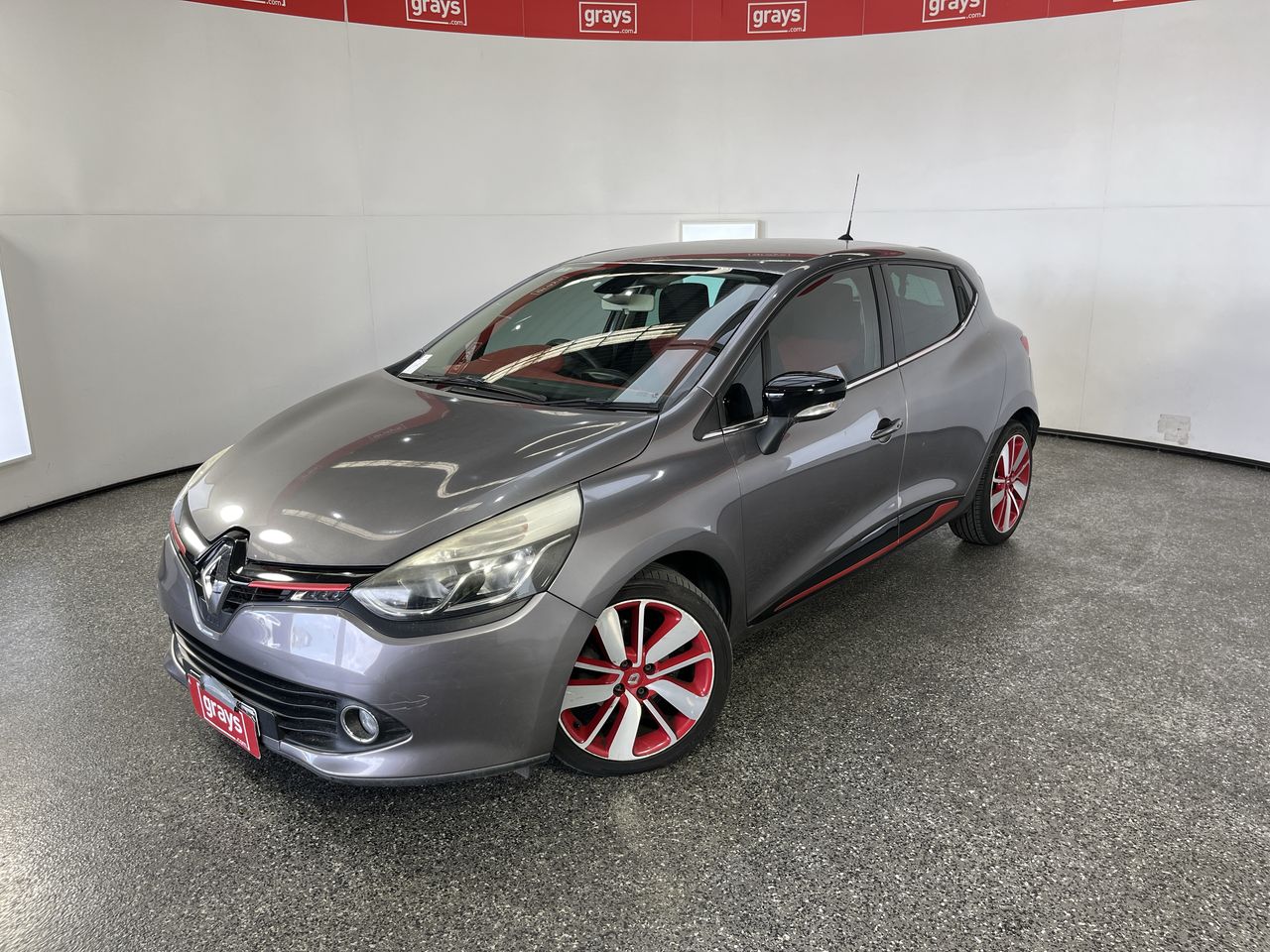 2013 Renault Clio Dynamique Automatic Hatchback Auction (0001-10346544 ...