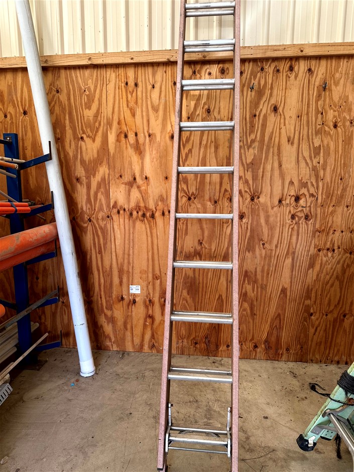 1 x 6mtr Fibreglass Extension Ladder with rope Auction (0107-3031509 ...