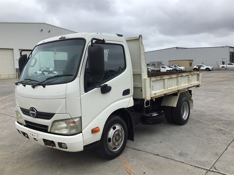 2013 Hino 300 Ser 2 C/Cab Std 1 4 x 2 Tipper Truck Auction (0008-5058887) | Grays Australia