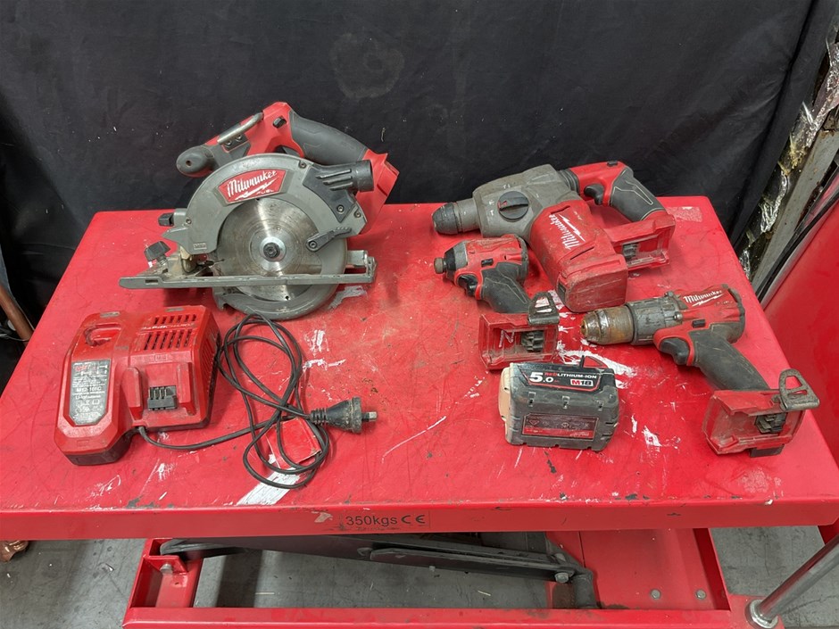 Quantity of Assorted Milwaukee Tools and Equipment Auction (0066-3032145) | Grays Australia