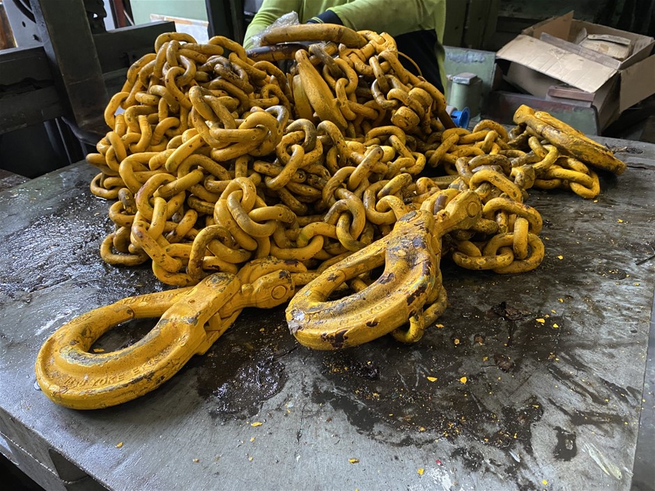 Lifting Chains Auction (0138-5059847) | Grays Australia