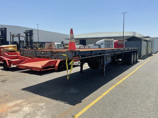 1979 Fruehauf Triaxle Flat Top Trailer Auction (0001-9056273) | Grays ...