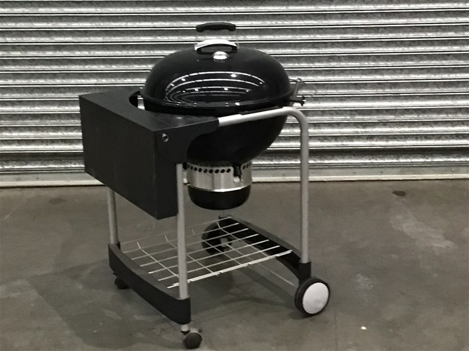 Weber Performer Charcoal Grill Barbecue (57cm) Auction (0004-5059017 ...