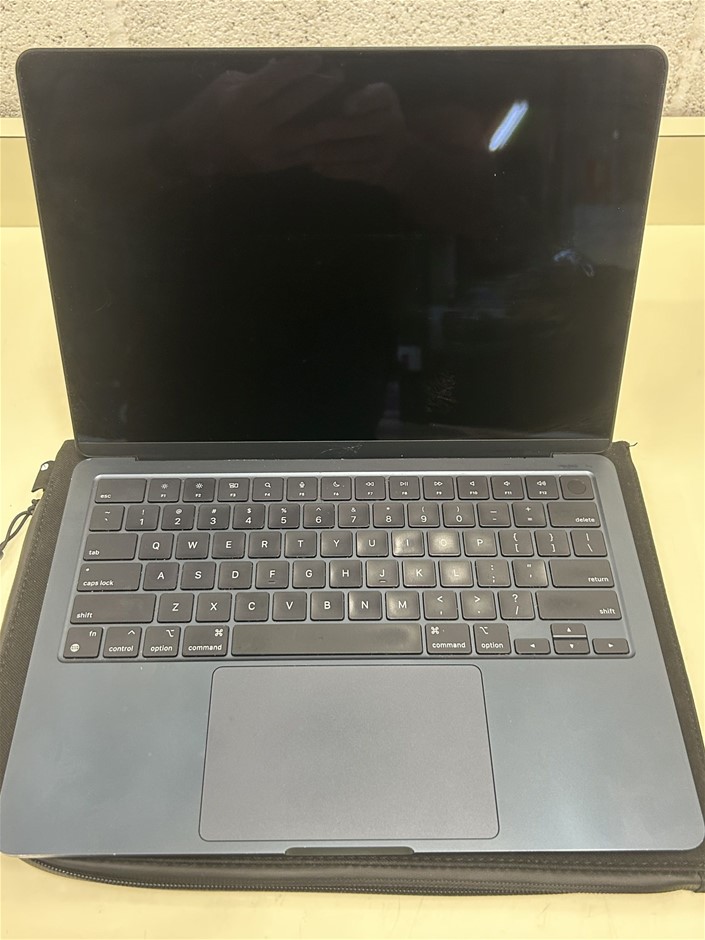 2022 A2681 APPLE MacBook Air 13-inch M2 Auction (0017-5058948) | Grays ...