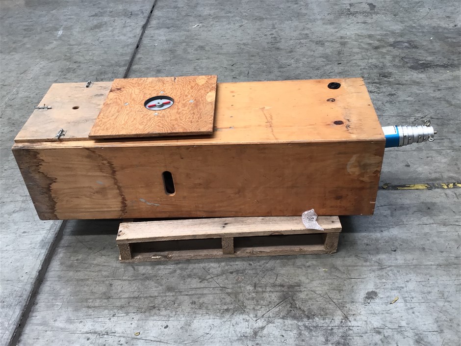 Genie Gas Power Super Hoist Auction (0110-5059017) | Grays Australia