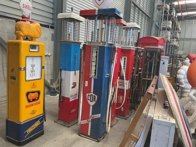 COR Fuel Bowser Auction (0029-9056887) | Grays Australia