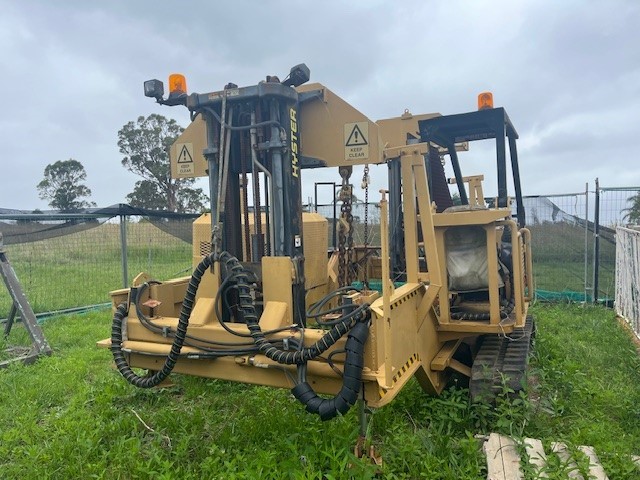 Springfield FERMAX - MTSM200 Tracked Mobile Trench Shoring Machine ...