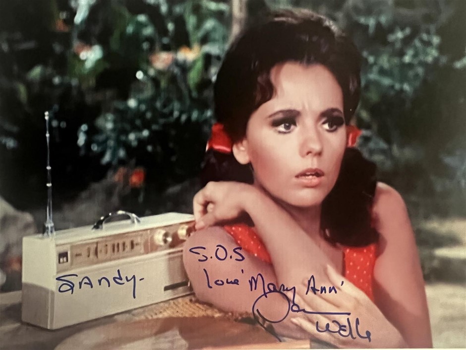 GILLIANS ISLAND SIGNED BY DAWN WELLS Auction (0024-2565265) | Grays ...