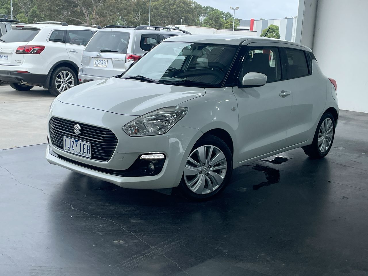 2017 Suzuki Swift GL Navigator Automatic Hatchback Auction (0001 ...