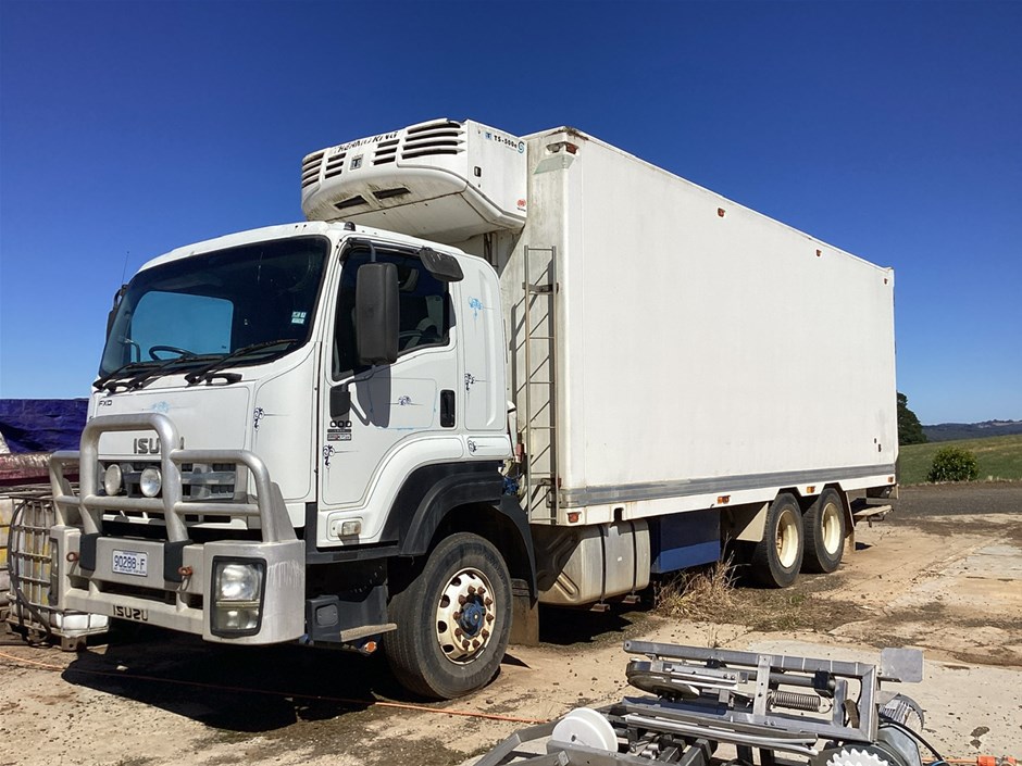 2008 ISUZU FXD 6 x 2 Refrigerated Body Truck Auction (0001-3032208 ...